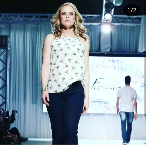 Daiana V. de São José dos Pinhais/PR - Contrate pelo Job for Model